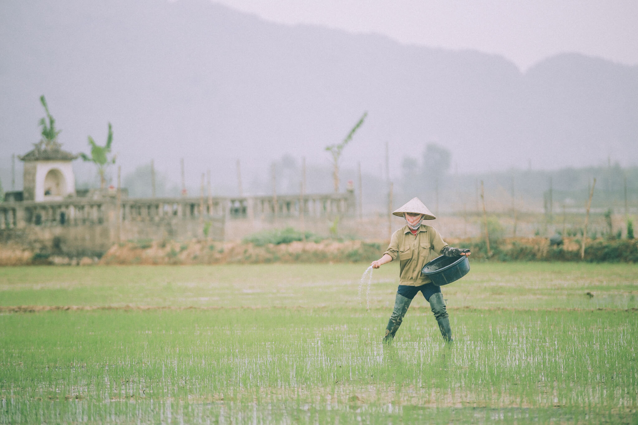 12 jours, les habitants du Tonkin au fil de l'eau 12 jours, les ...