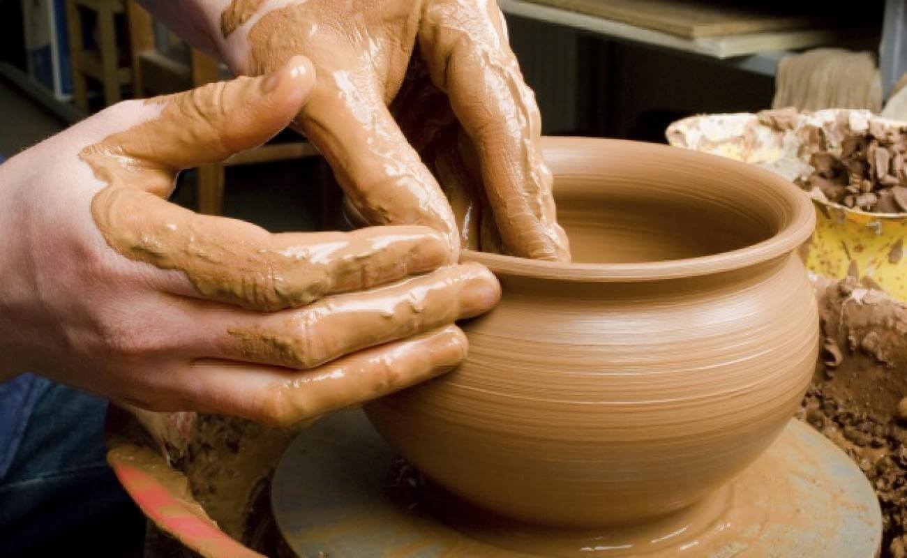 The rustic pottery art of Huong Canh